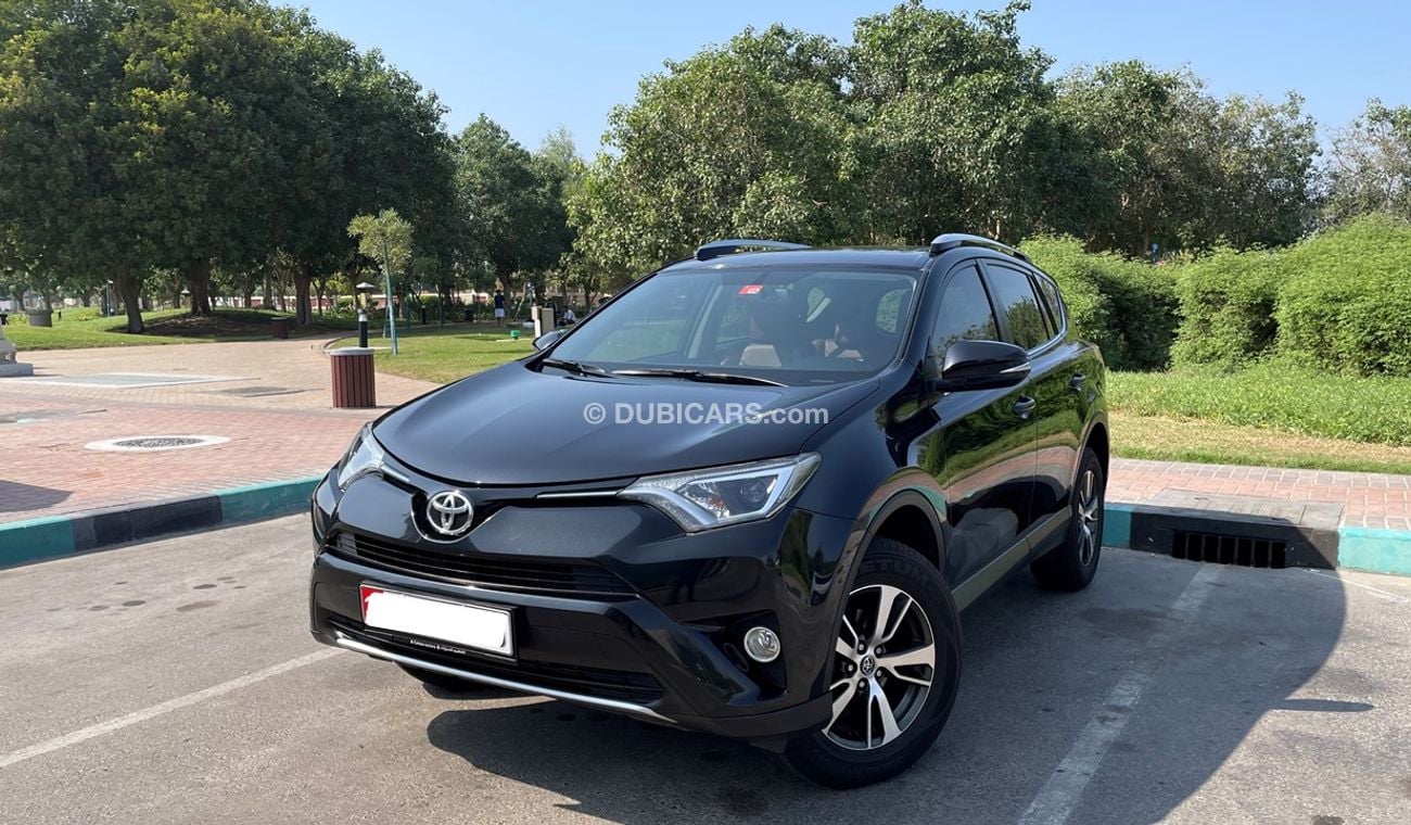 Used Toyota RAV4 VX (Top of the Line) 2016 for sale in Abu Dhabi - 564641