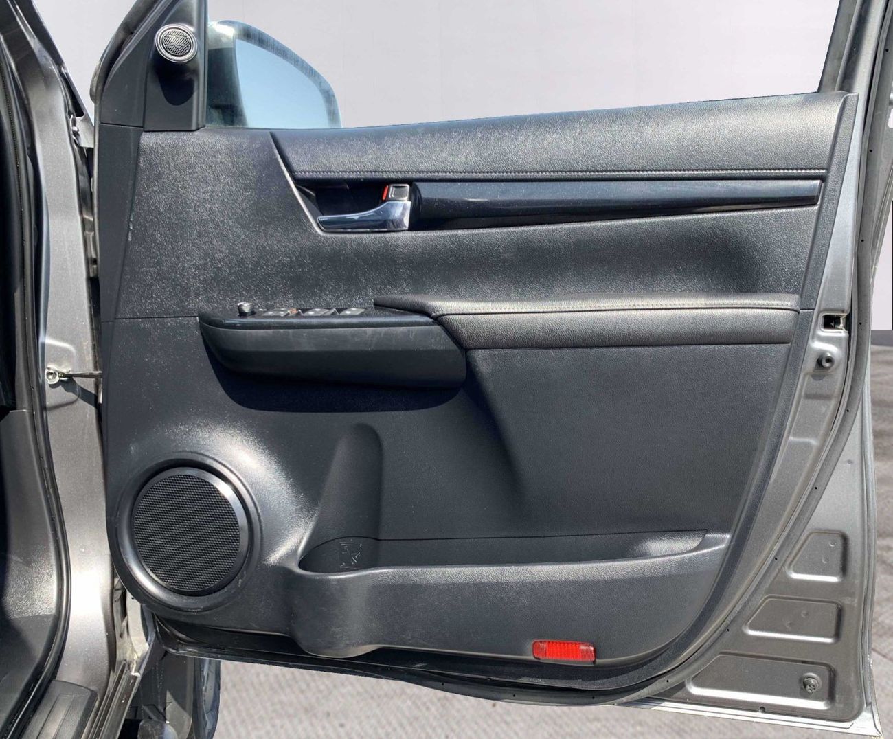 Used Toyota Hilux 2019 for sale in Dubai - 738984