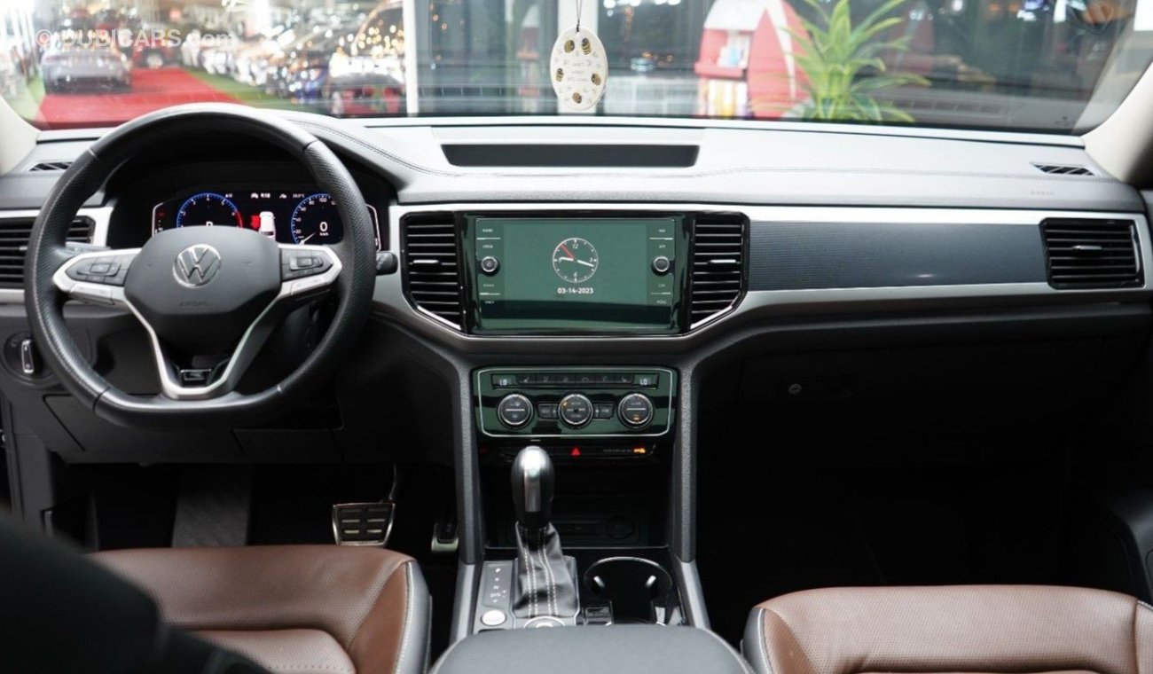 Used Volkswagen Atlas R-LINE 2021 for sale in Sharjah - 597570