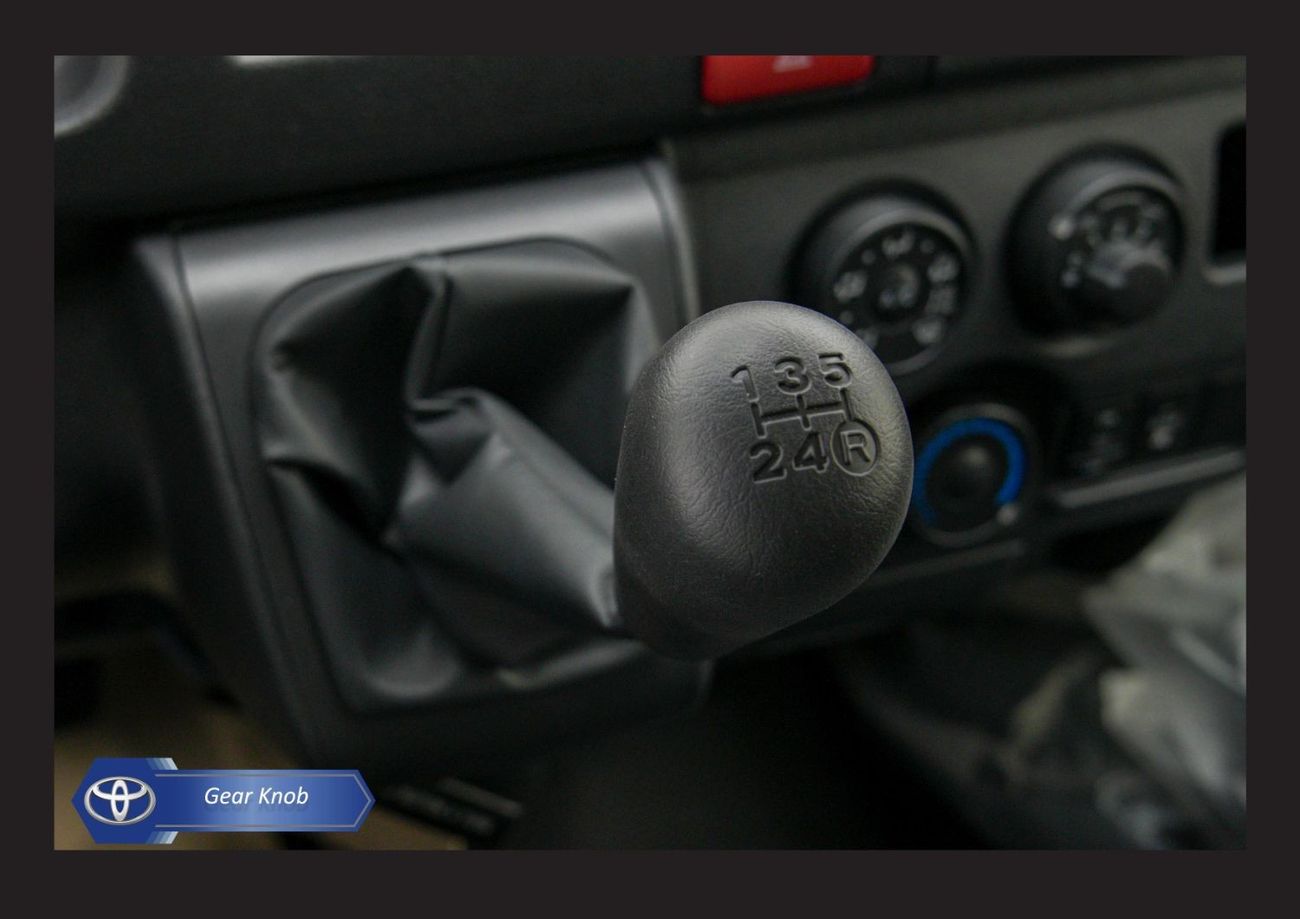 New TURBO TOYOTA HIACE 2.5L TURBO 15-STR S/R STD(i) M/T DSL 2024 for ...