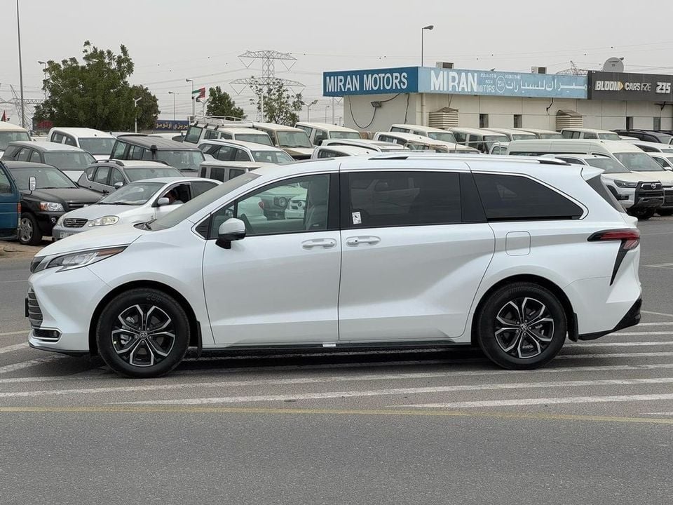 New 2025 Toyota Sienna 2.5L Hybrid Platinum Brand New 2025 for sale in ...