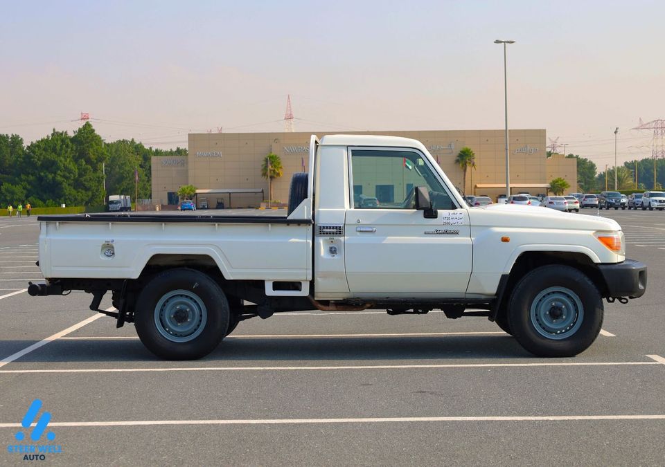 Used Toyota Land Cruiser Pick Up 79 EXR 2015 Single Cab Pick Up 4.0L ...