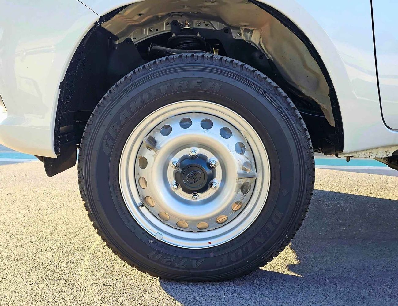 جديدة تويوتا هيلوكس NARROW BODY /2.4L A/T DIESEL/ DOUBLE CABIN 4X4 ...