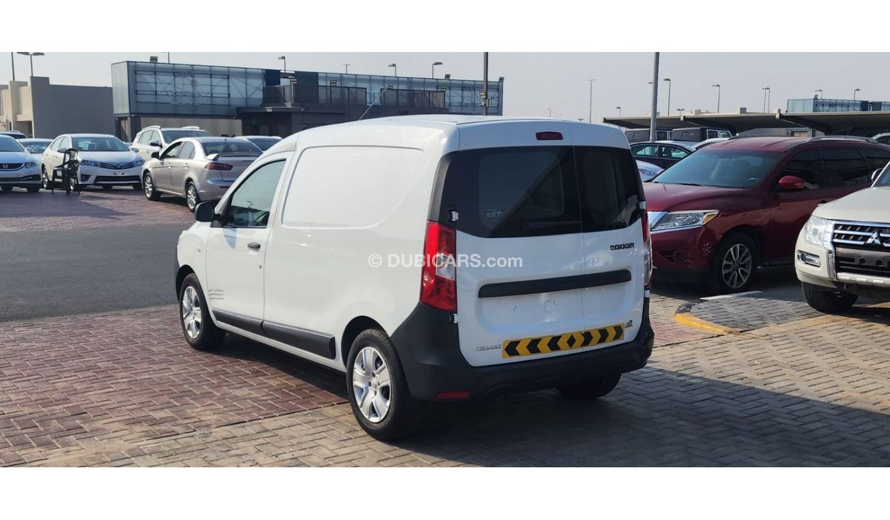 Used Renault Dokker 2018 I Van I Ref#228 2018 for sale in Sharjah - 604203