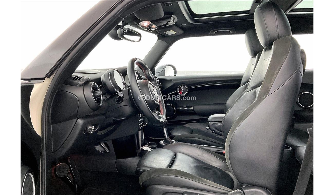 Used Mini Cooper S Standard 2018 for sale in Dubai - 654984