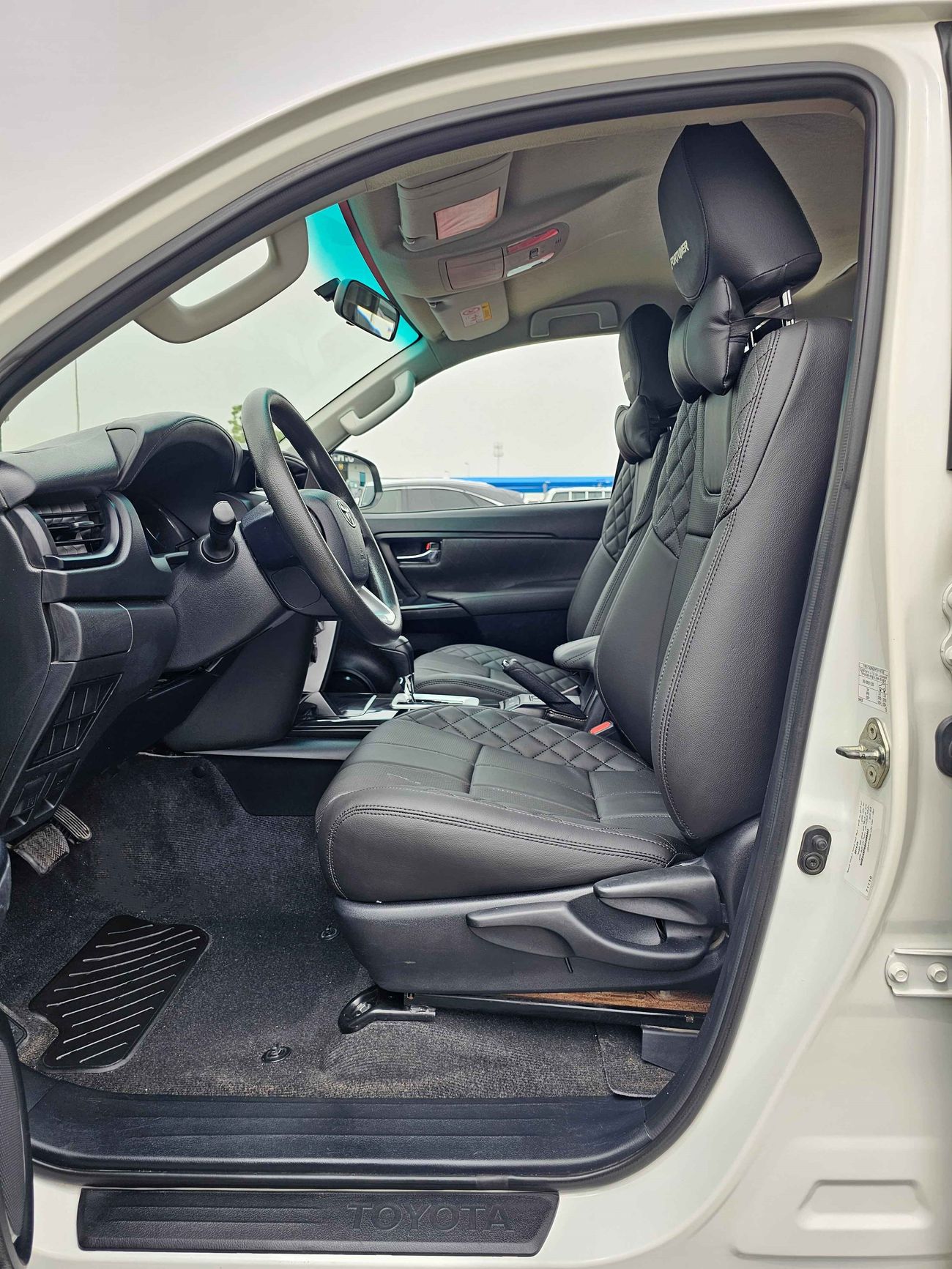 Used Toyota Fortuner EXR /1189 MONTHLY/ V4/ 4WD/ DVD REAR CAMERA ...