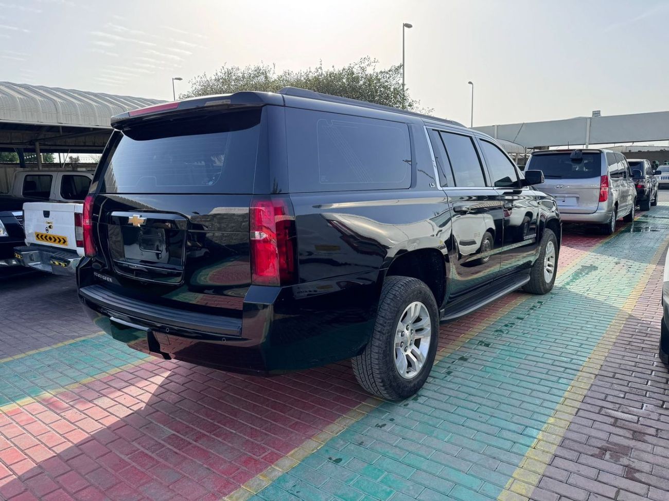 Used Chevrolet Suburban LT 2017 for sale in Dubai - 787294