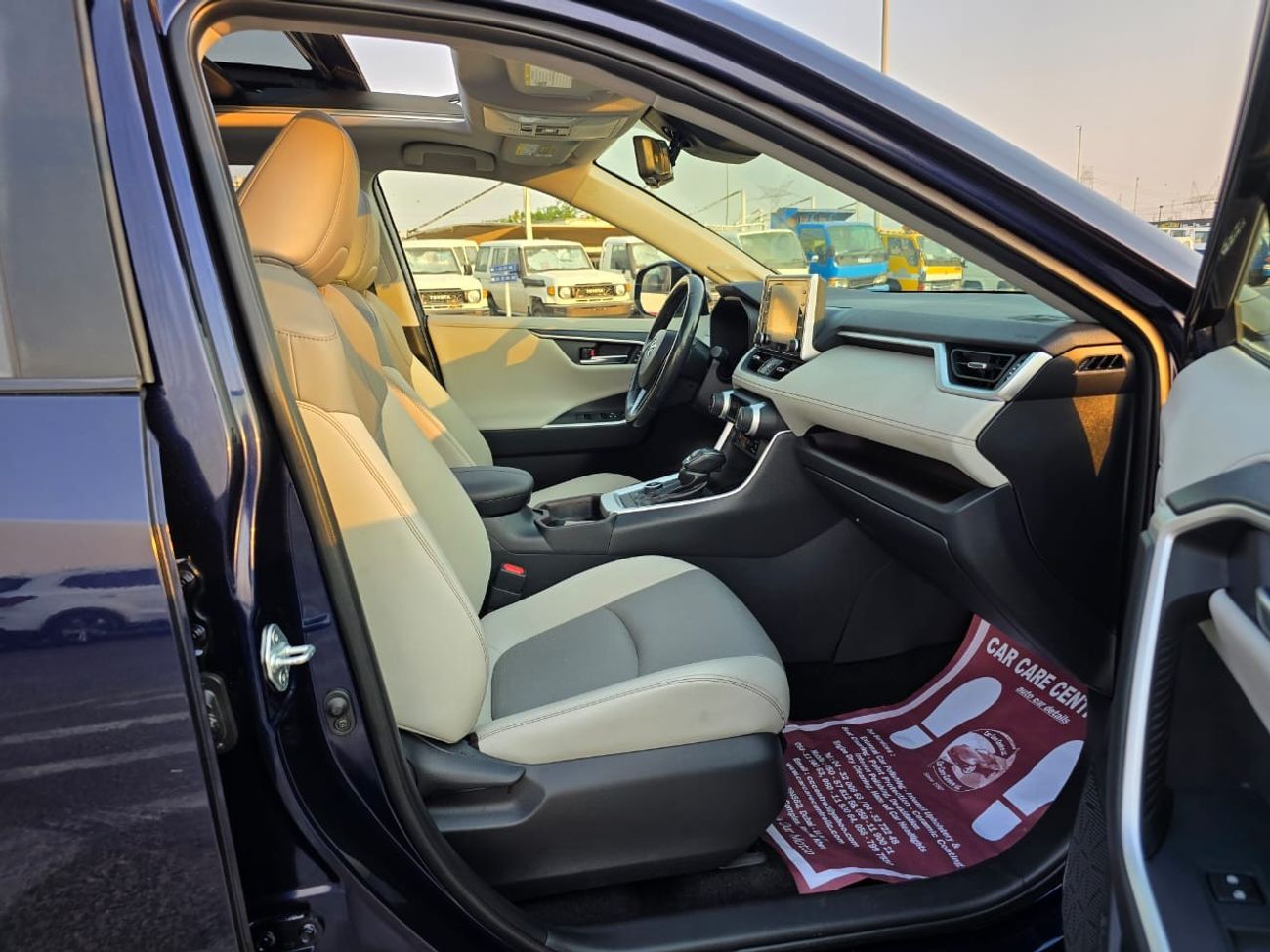 Used 2019 TOYOTA RAV4 HYBRID LIMITED 2019 for sale in Dubai - 766862