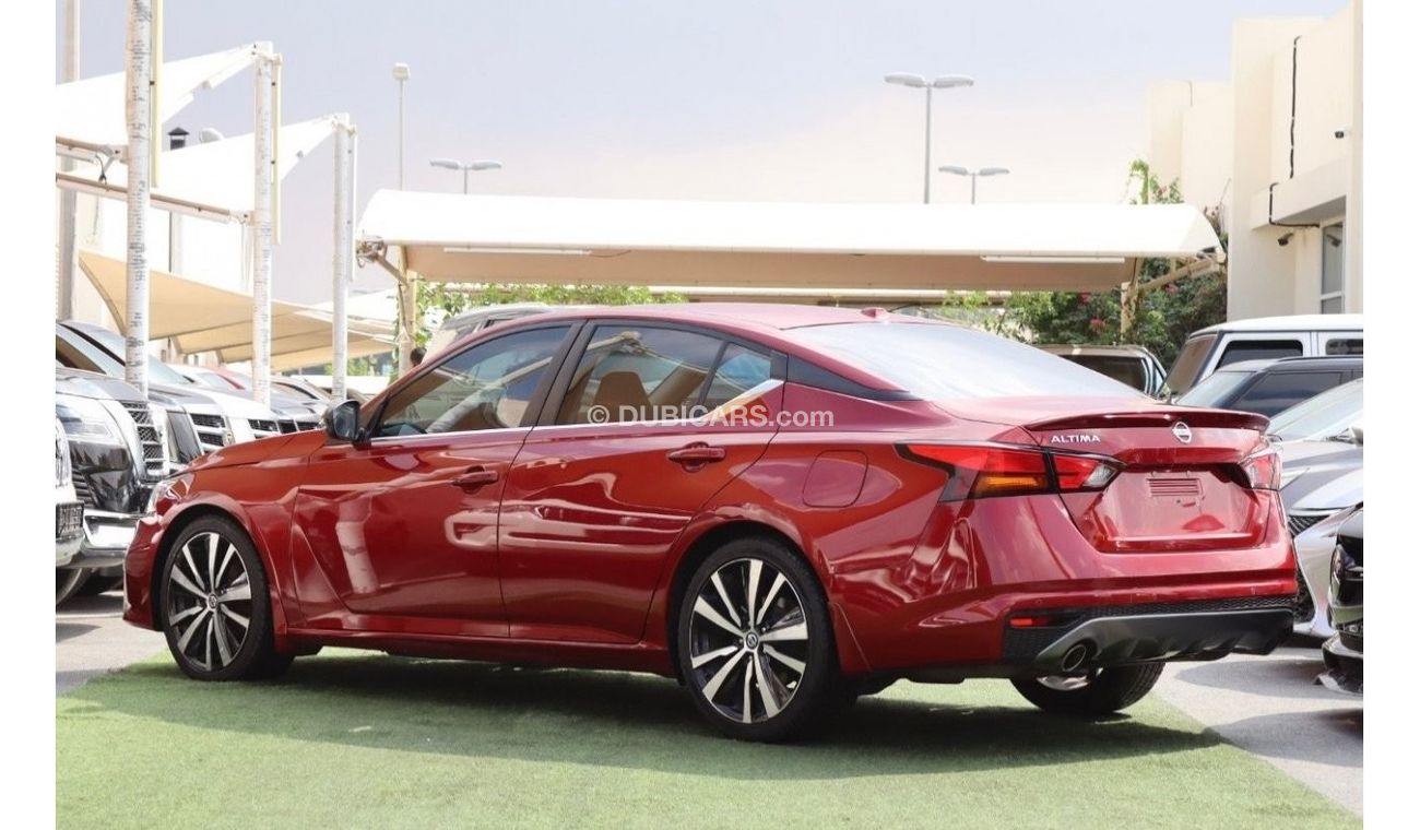 Used Nissan Altima Sport 2020 for sale in Dubai - 684847