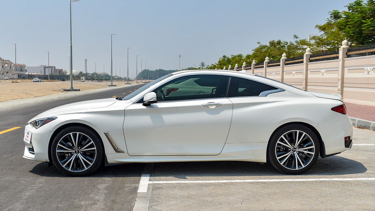 مستعملة إنفينيتي Q60 AWD 2022 للبيع في الشارقة - 774915