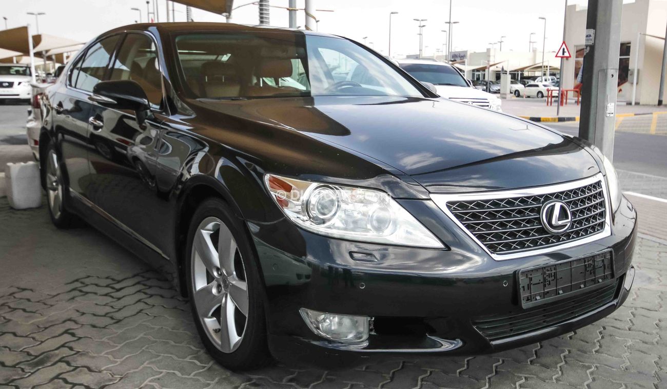 Used Lexus LS460 2010 for sale in Sharjah - 146348