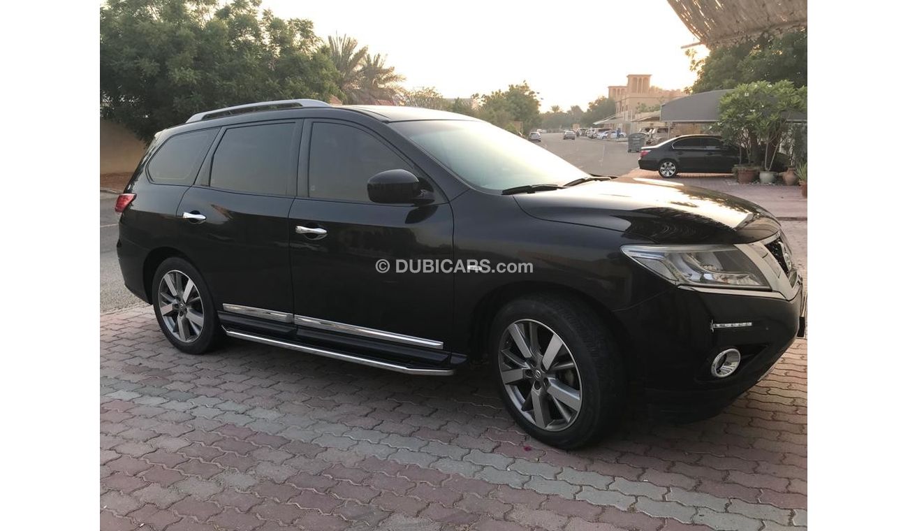 Used Nissan Pathfinder 2015 for sale in Dubai - 242277