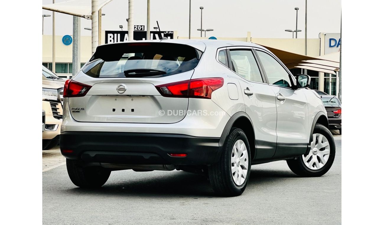 Used Nissan Rogue American 2019 for sale in Dubai - 595383