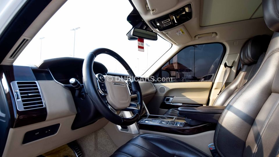 Used Land Rover Range Rover 2014 for sale in Sharjah - 236527