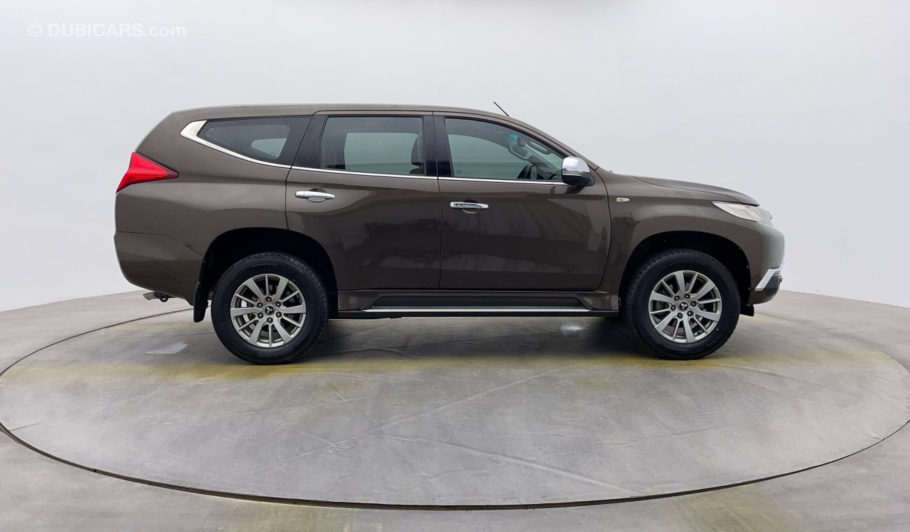 Used Mitsubishi Montero Sport 3000 2016 for sale in Dubai - 476262