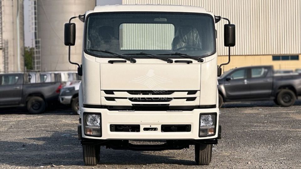 New Isuzu FVR 8.0L 33P CAB CHASSIS MT 2024 for sale in Dubai - 677353