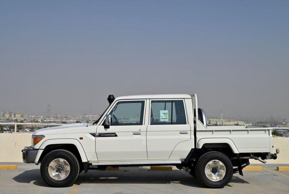New Toyota Land Cruiser Pick Up 79 Double Cab Pick up Truck V8 4.5L ...