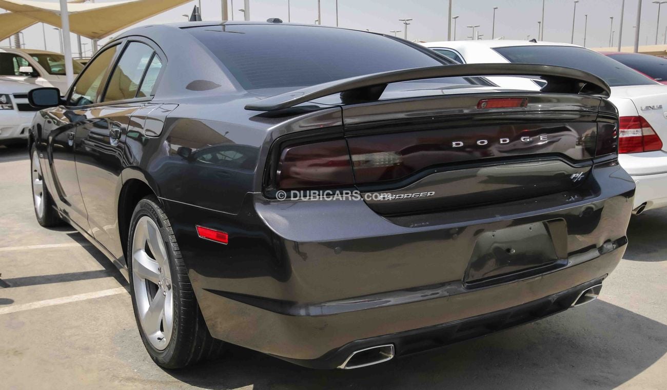 Used Dodge Charger HEMI R/T 2014 for sale in Sharjah - 122207