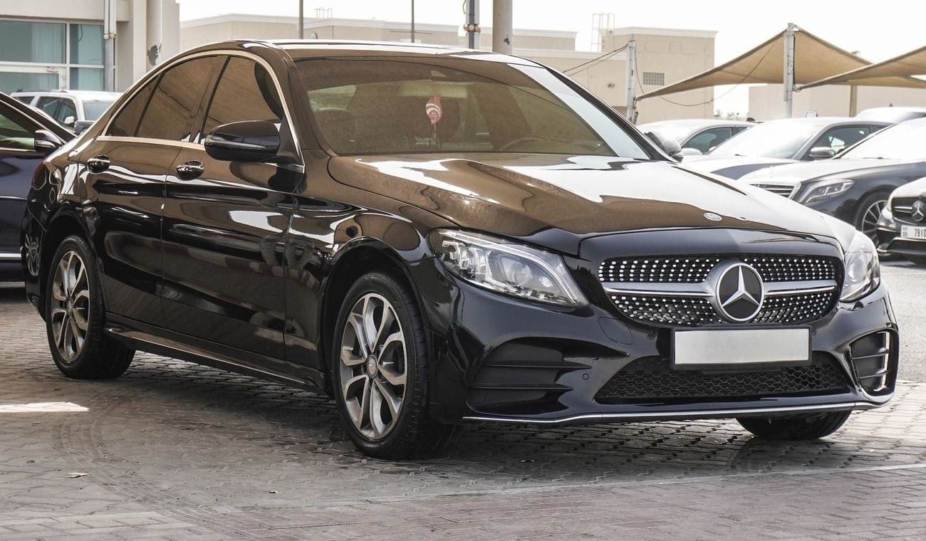 Used Mercedes-Benz C 300 4Matic 2016 for sale in Sharjah - 824609
