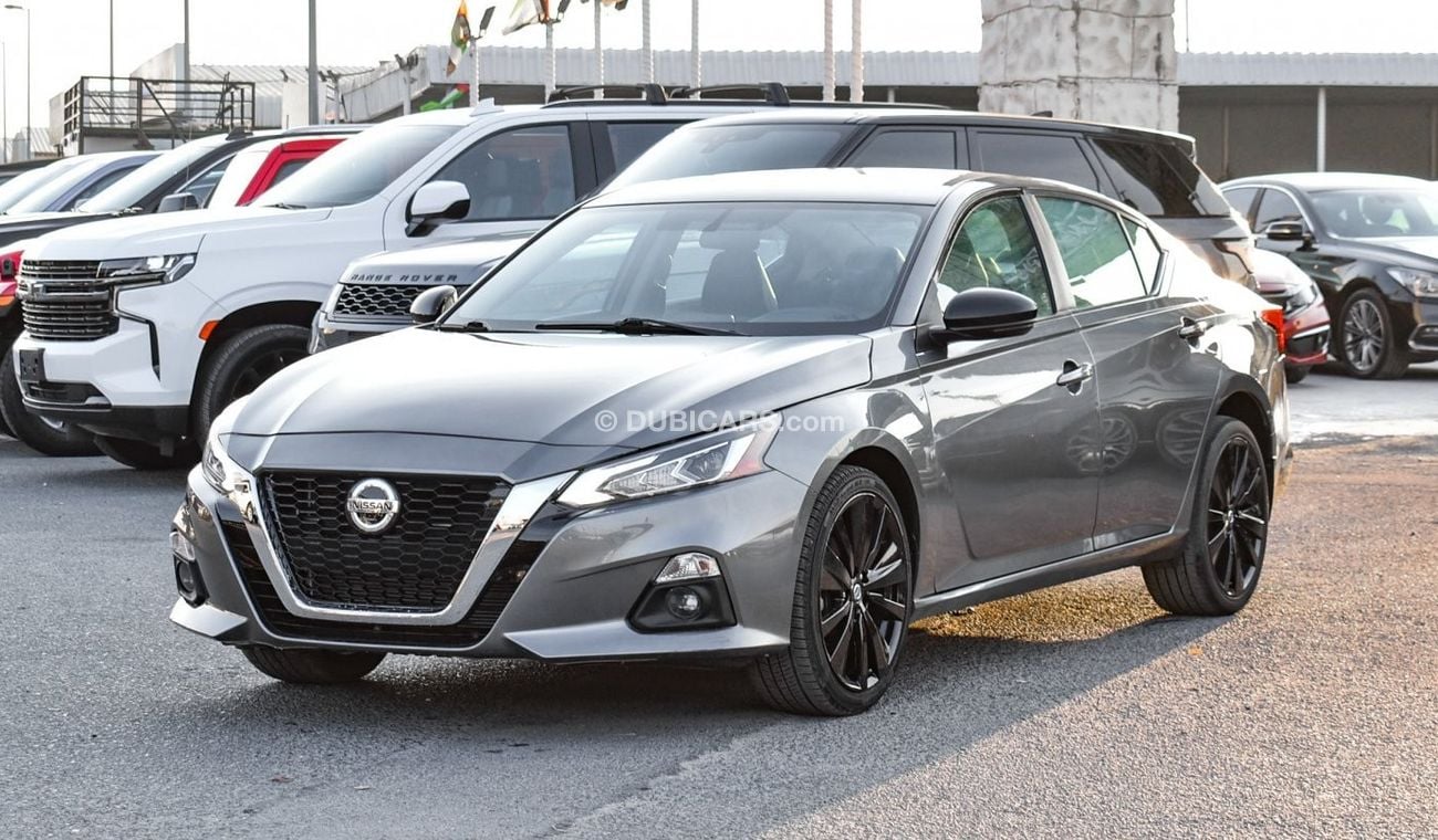 Used Nissan Altima SR 2019 for sale in Dubai - 693377