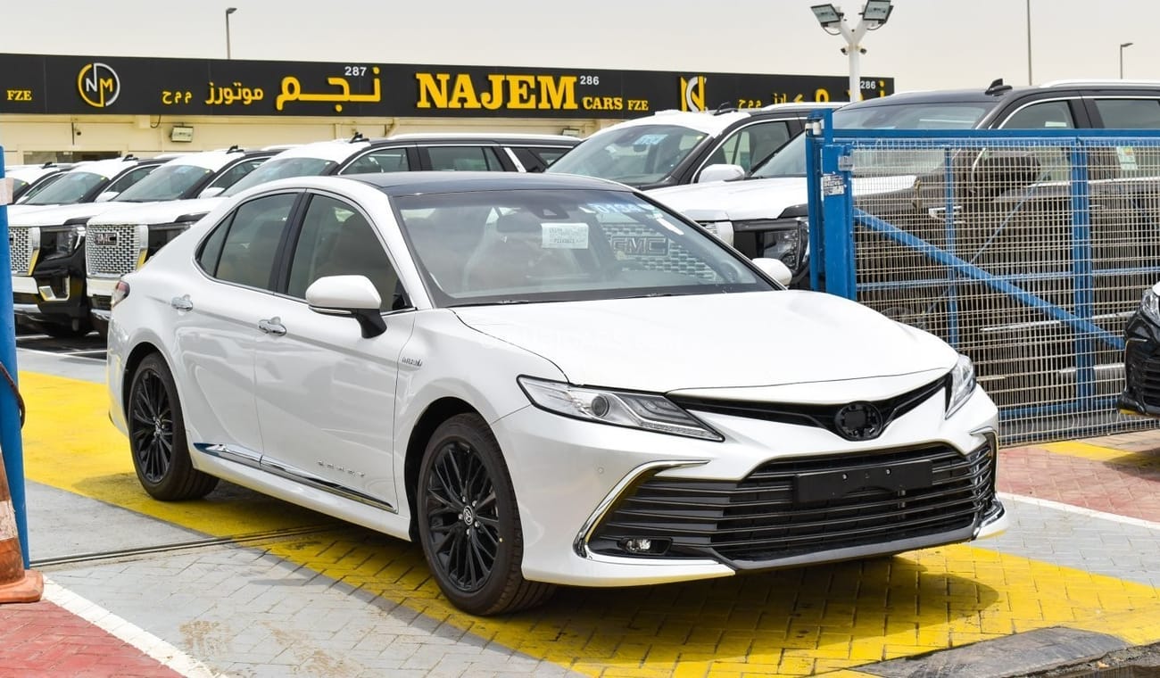 New Toyota Camry Lumiere 2.5L Hybrid 2023 for sale in Dubai - 619369