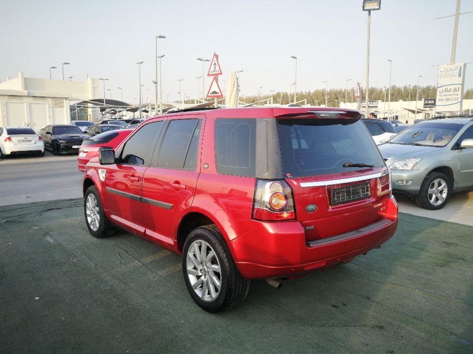 Used Land rover LR2 model 2014 GCC 2014 for sale in Dubai - 523378