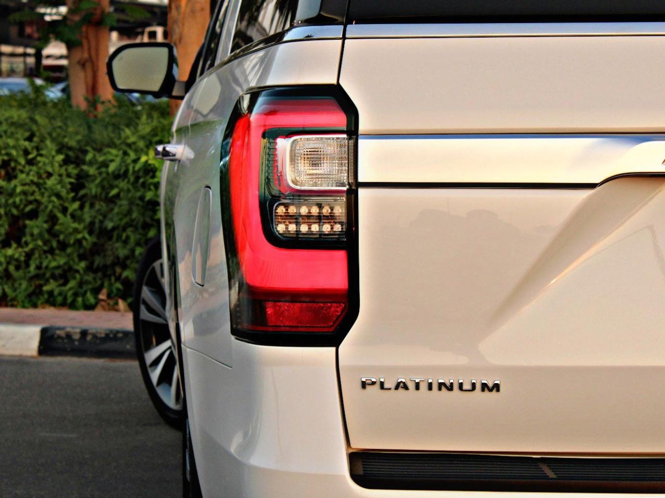 Used Ford Expedition MAX Platinum Edition 2022 for sale in Dubai - 559977