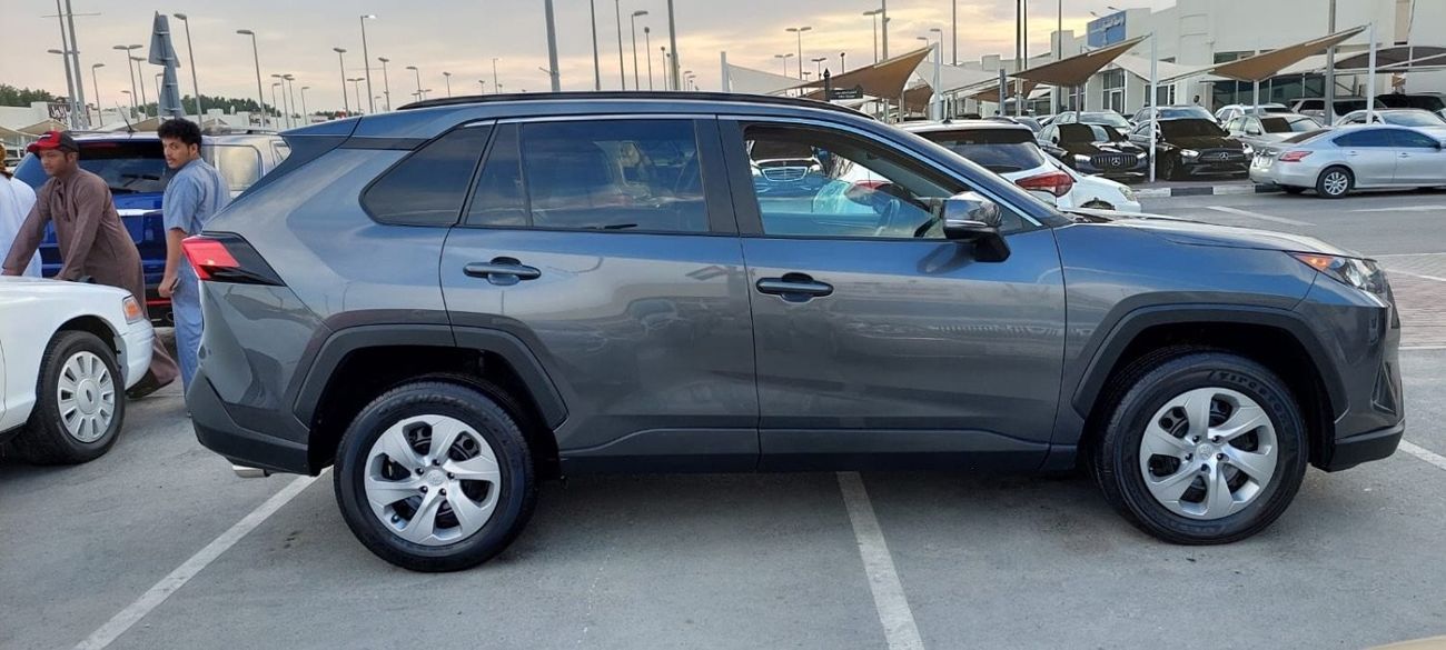 Used Toyota RAV4 Very clean car 2021 for sale in Dubai - 571199