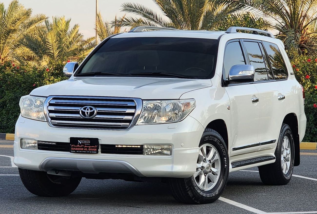 Used Toyota Land Cruiser GX.R V8 full options 2011 for sale in Sharjah - 713348
