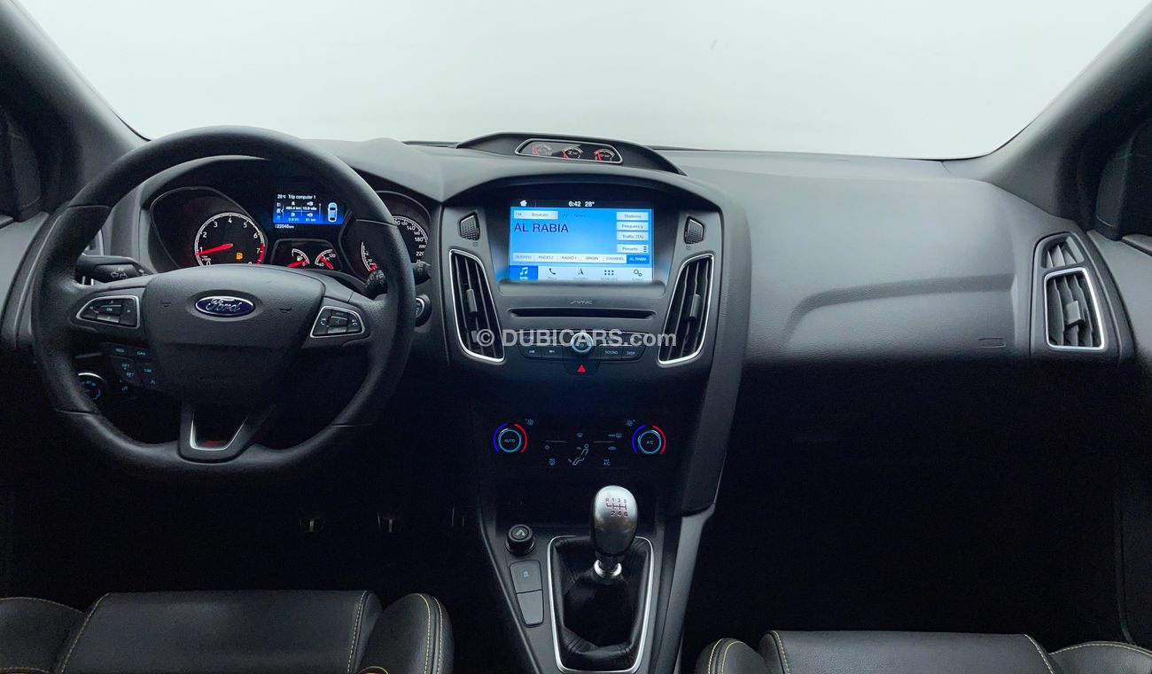 Used Ford Focus ST 2000 2018 for sale in Dubai - 472717