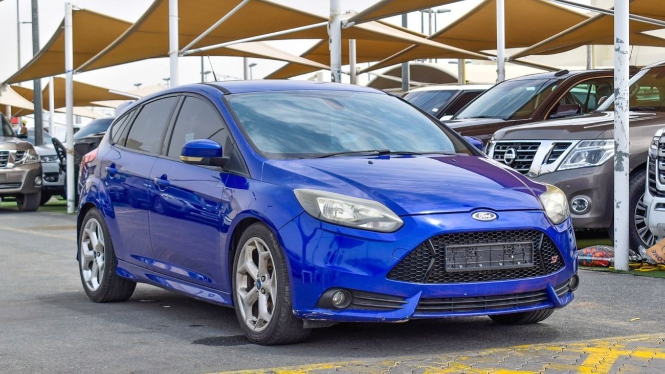 Used Ford Focus ST 2014 for sale in Sharjah - 729237
