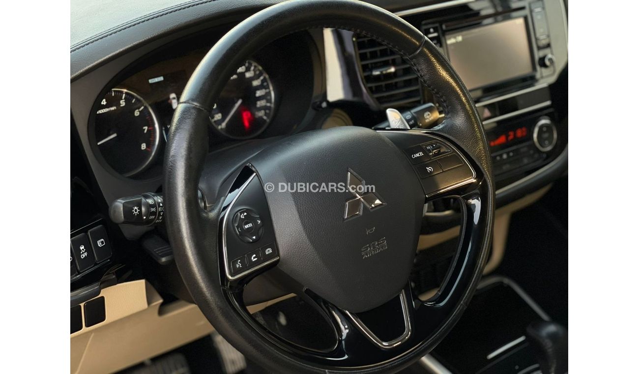 Used Mitsubishi Outlander 2019 I 4WD I Ref#374 2019 for sale in Sharjah - 631665