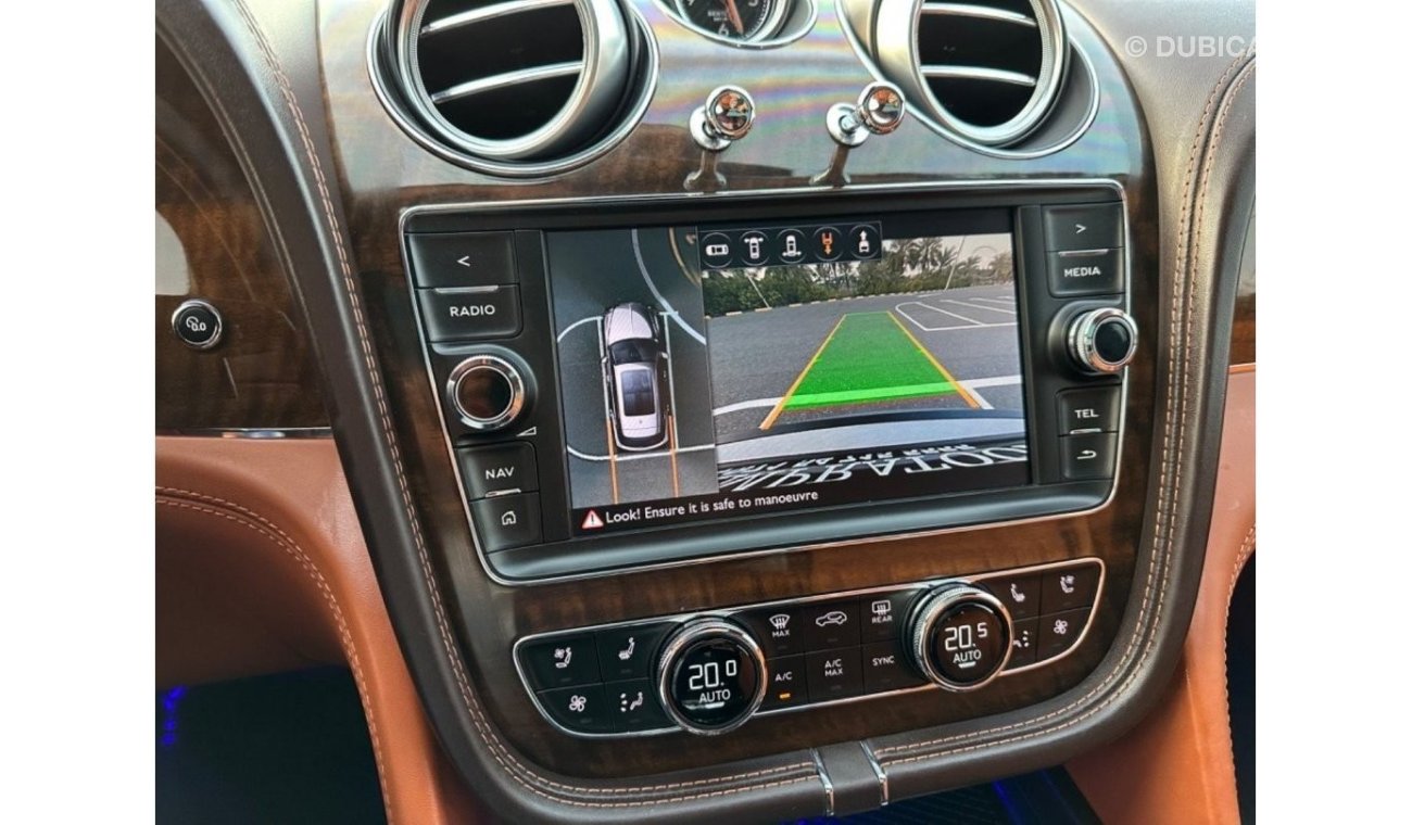 Used Signature BENTLEY BENTAYGA 2018 GCC FARST EDIOTION W12..FULL ...