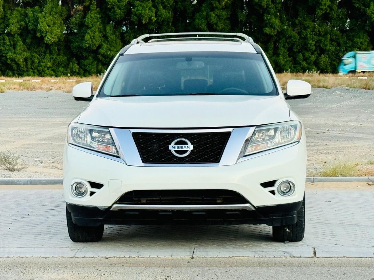 Used Nissan Pathfinder Platinum 3.5L 2015 for sale in Sharjah - 790635