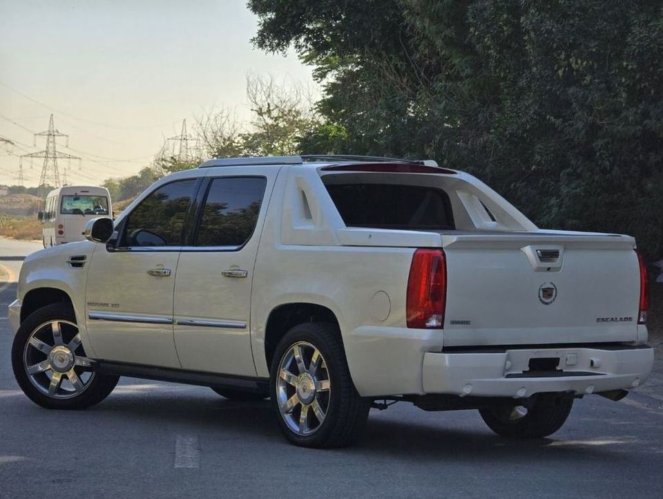 Used EXT 6.2L SUV CADILLAC ESCALADE 2013 GCC PICK UP GOOD CONDITION ...