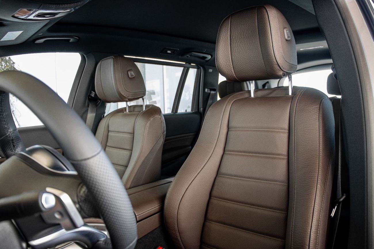 New Mercedes-Benz GLS 580 Premium 2022 for sale in Dubai - 544474