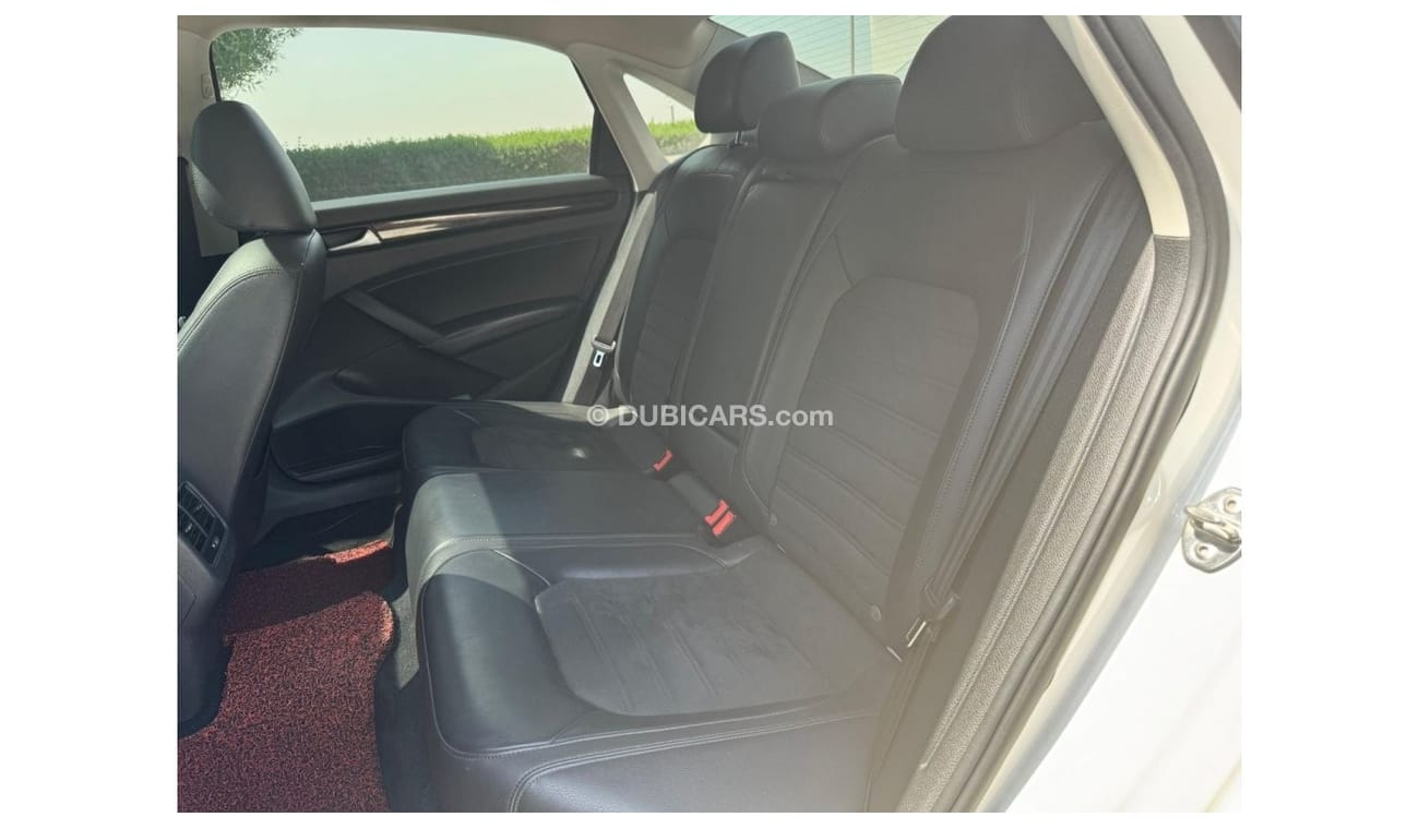 Used Volkswagen Passat R-Line 2015 for sale in Sharjah - 779709