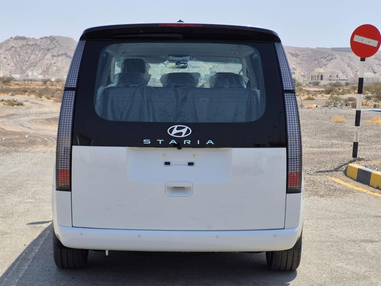 New Hyundai Staria 2.2 Turbo Diesel , Luxury , fully loaded without ...
