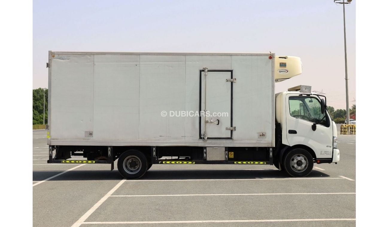 Used Hino 300 2019 | 916 with Reefer Box - 4.0L Diesel M/T | GCC ...