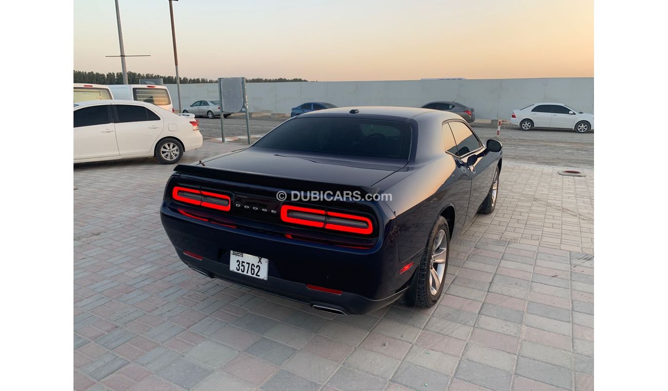 Used Dodge Challenger Challenger V6 2015 for sale in Dubai - 471777