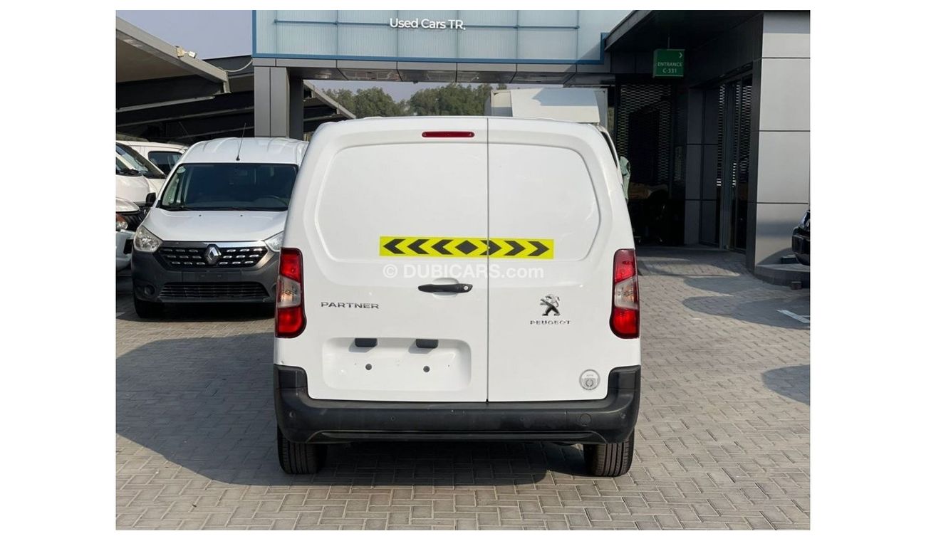 Used Peugeot Partner 2020 I Van I Ref#468 2020 for sale in Sharjah - 652857