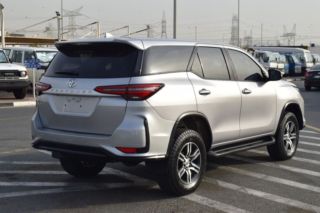 Used Toyota Fortuner 2018 for sale in Dubai - 734727