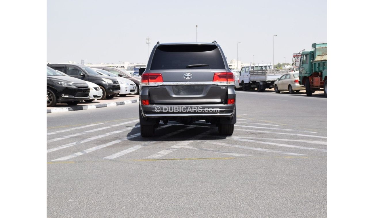 Used Toyota Land Cruiser 2010 for sale in Dubai - 621716