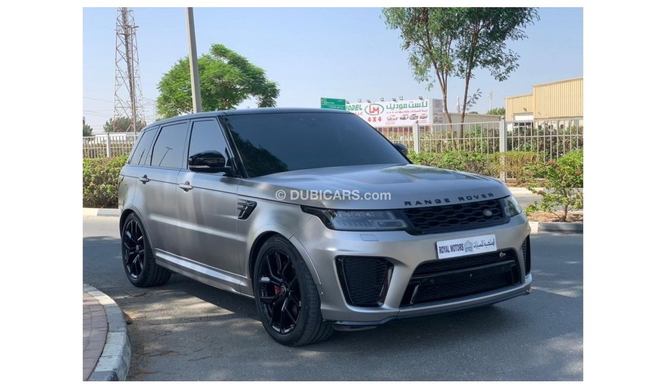 Used Land Rover Range Rover Sport - 2019 - 2019 for sale in Dubai - 470283