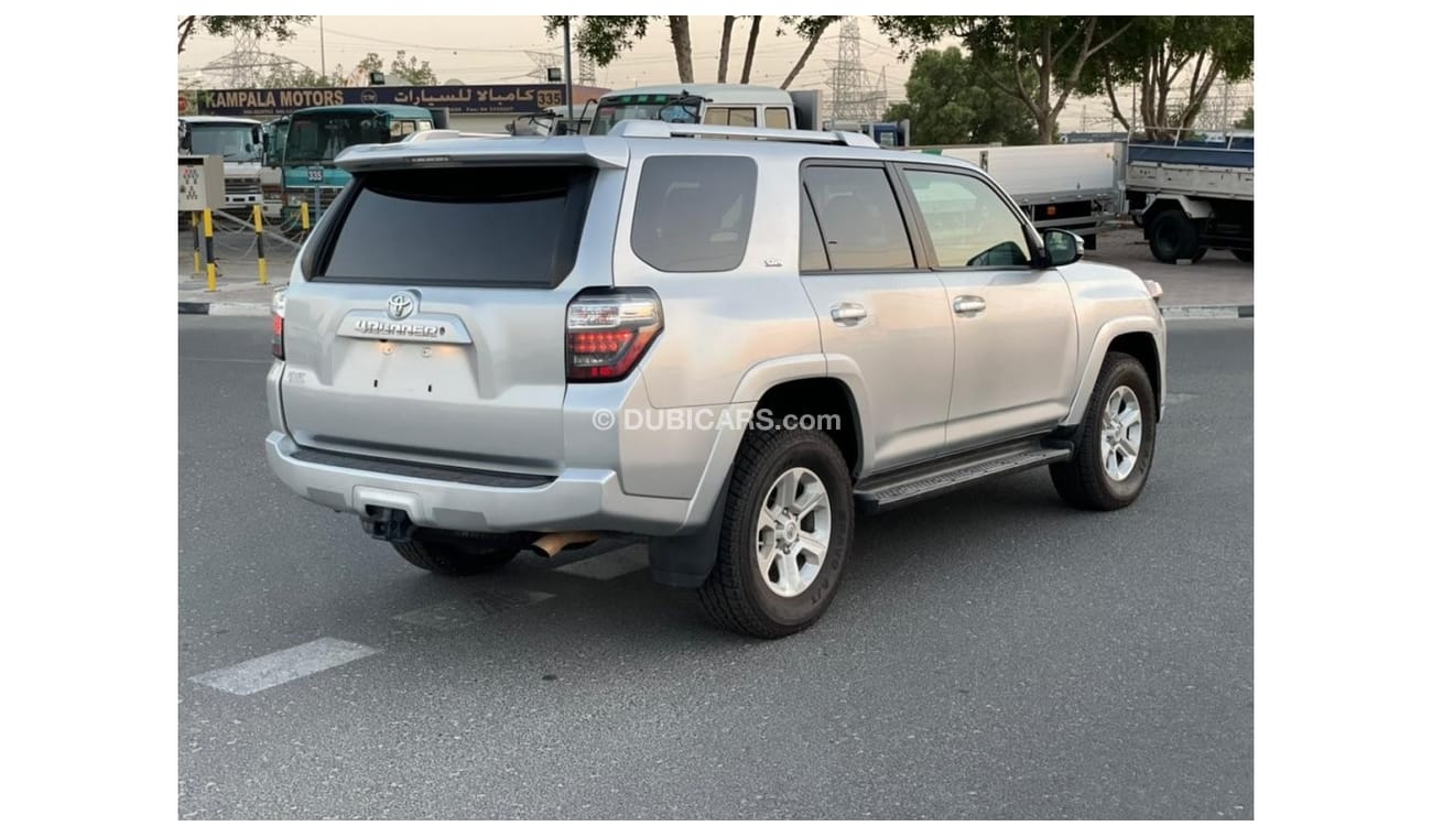 Used 2018 TOYOTA 4RUNNER SR5 / FULL OPTION 2018 for sale in Dubai - 470330