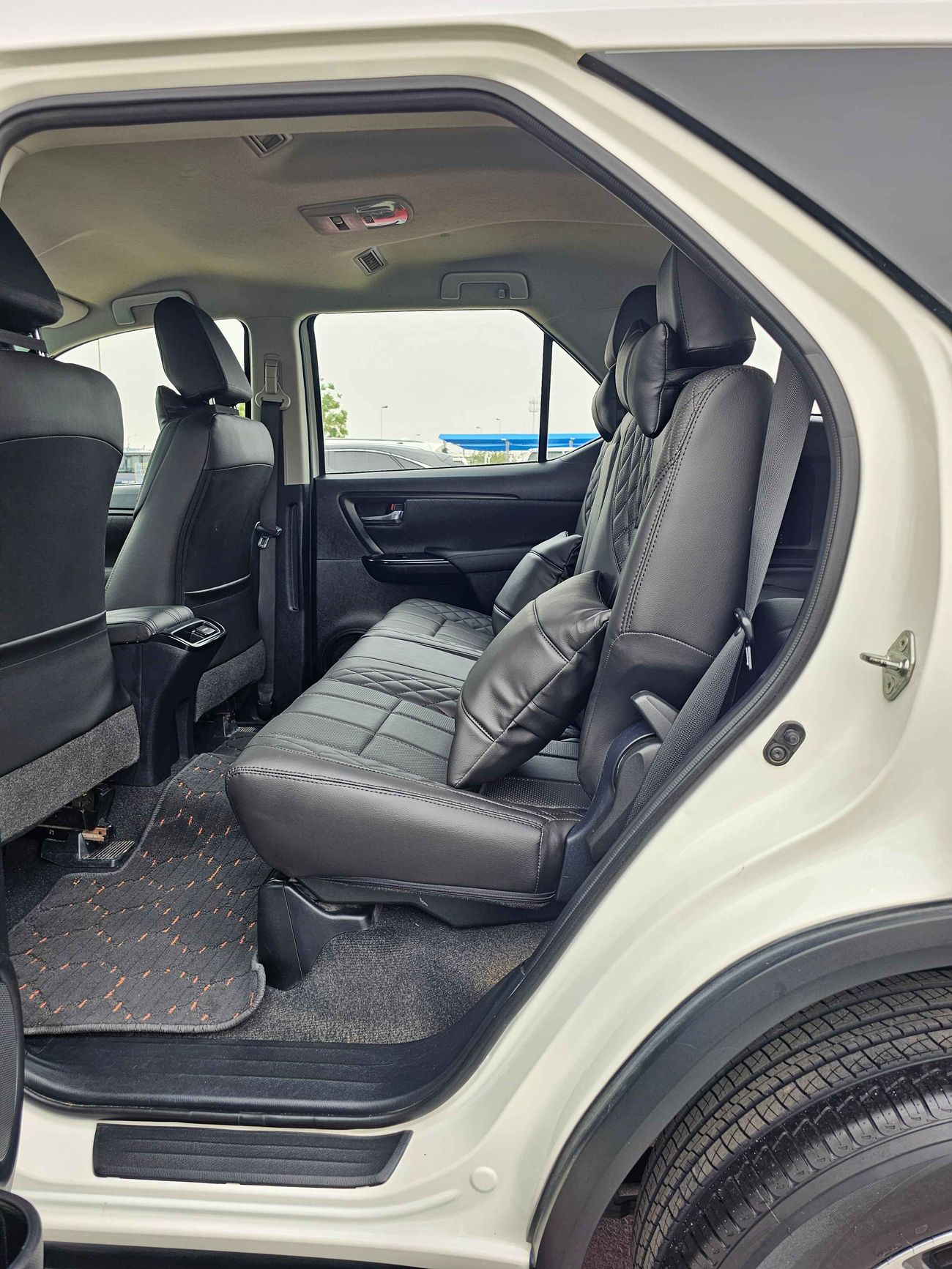 Used Toyota Fortuner EXR /1189 MONTHLY/ V4/ 4WD/ DVD REAR CAMERA ...