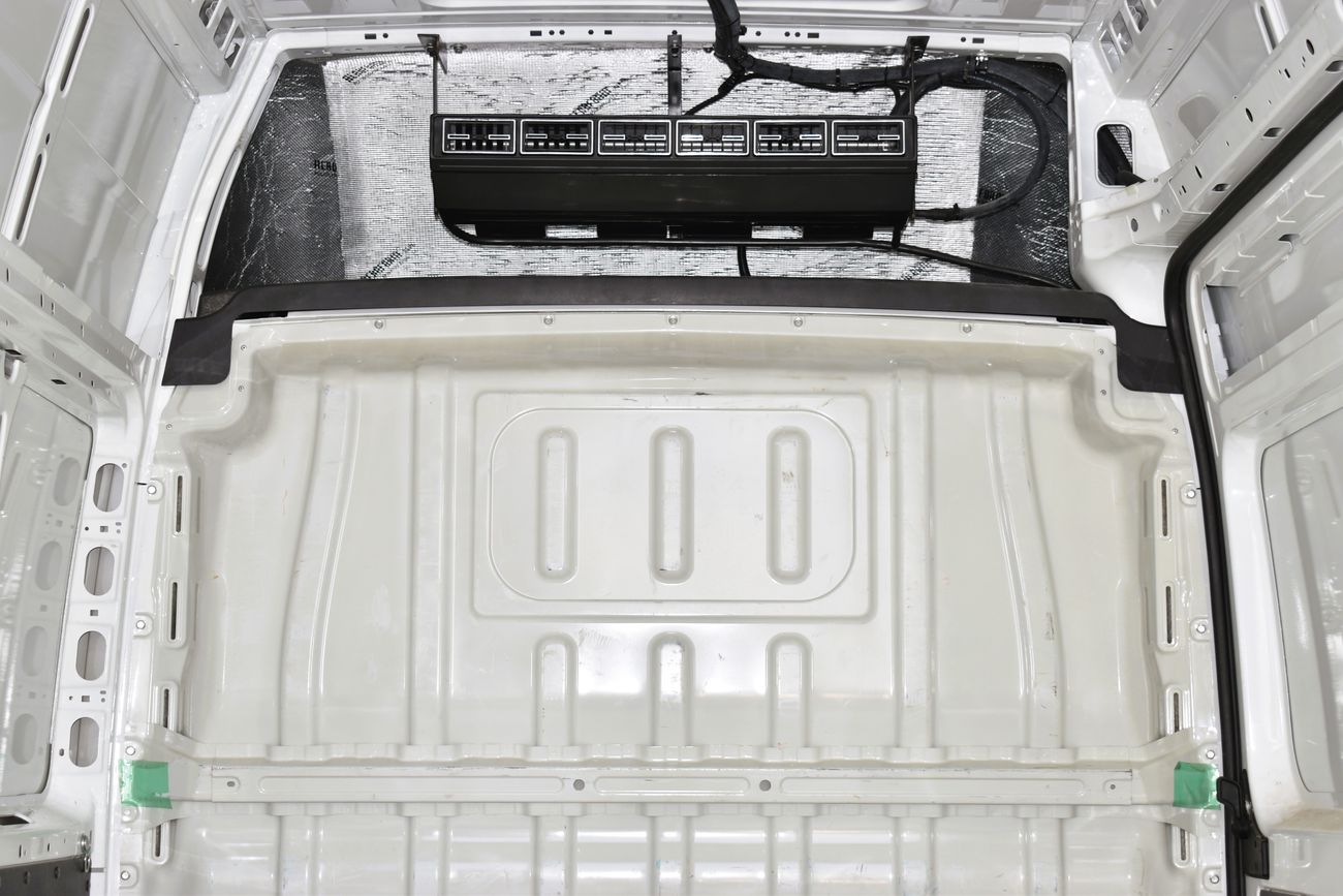 Used Peugeot Boxer AED 1359 PM | 2.2L MAN L4 H3 REAR A/C UNITS GCC ...