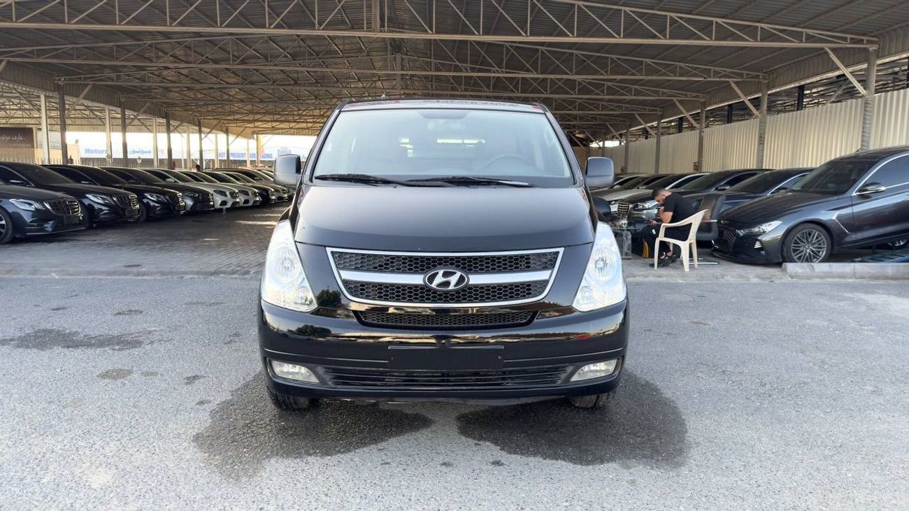 Used Hyundai H-1 2015 for sale in Dubai - 724195