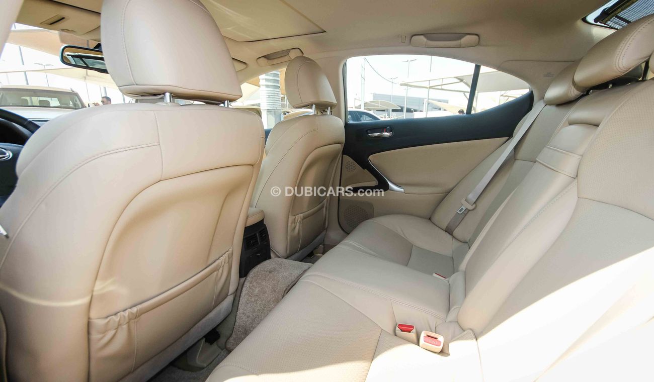 Used Lexus IS300 2008 for sale in Dubai - 150637
