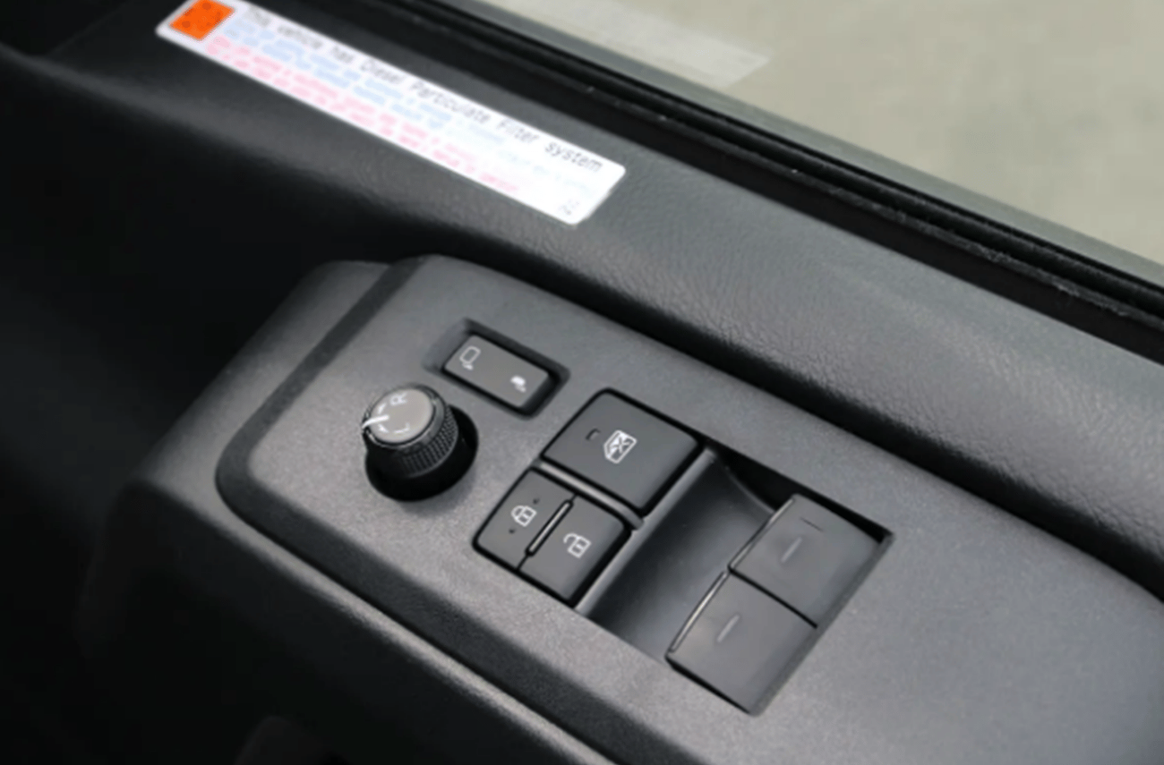 New ECTWFR010 - Right Hand Drive - 2025 Toyota Hiace High Roof ...